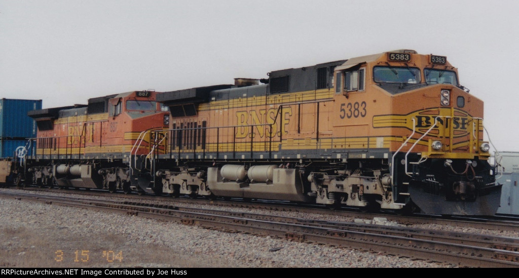 BNSF 5383 East